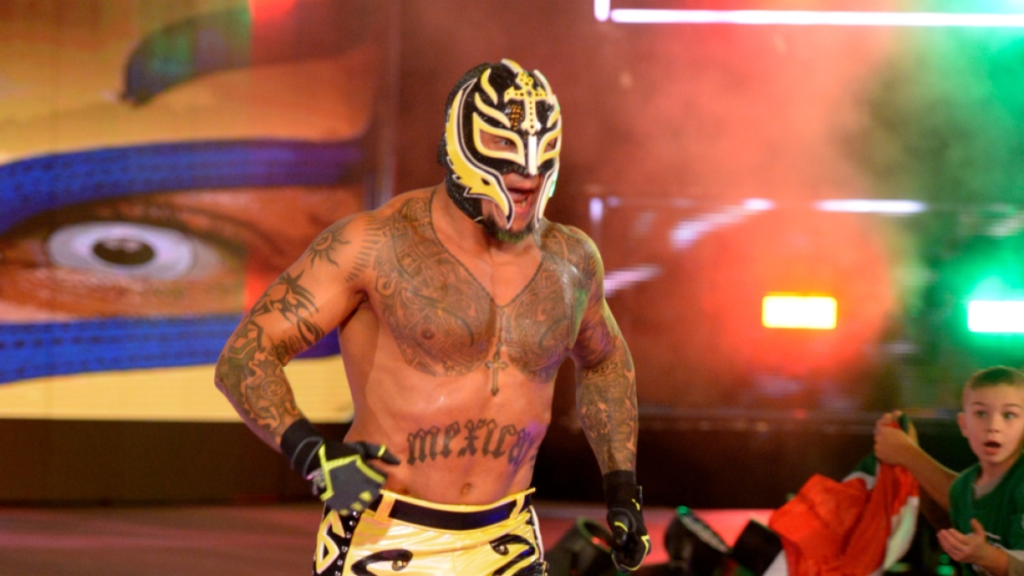 Rey Mysterio Reportedly Suffers Legit Injury on WWE Raw - Global Force ...